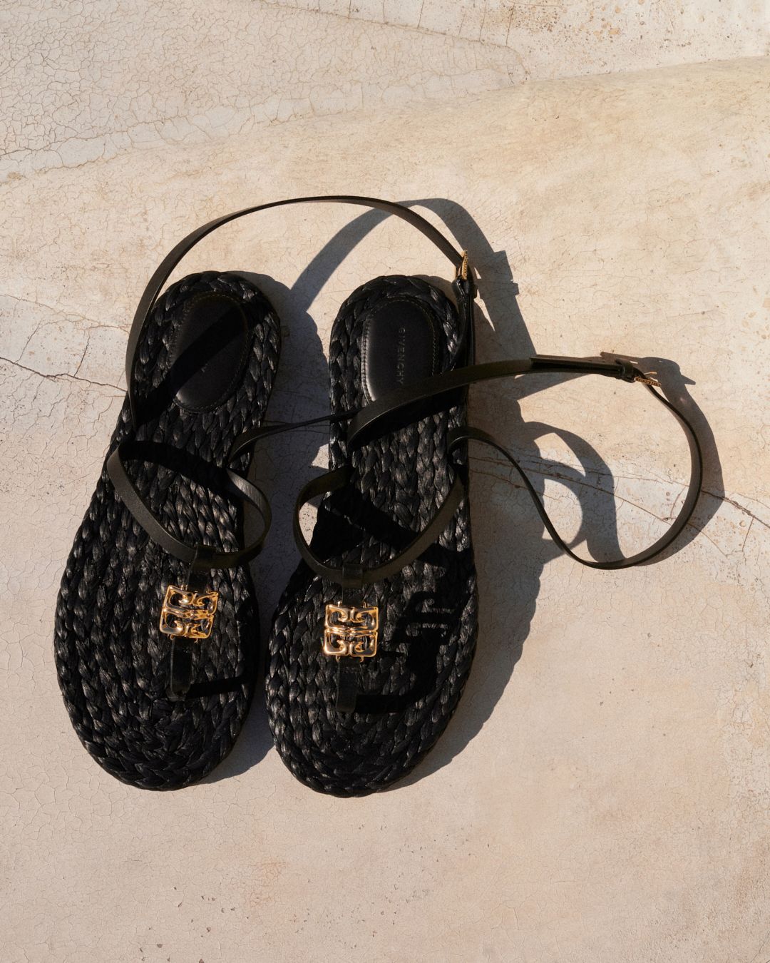 GIVENCHY Official Site : Luxury Bags, Ready-To-Wear, Shoes