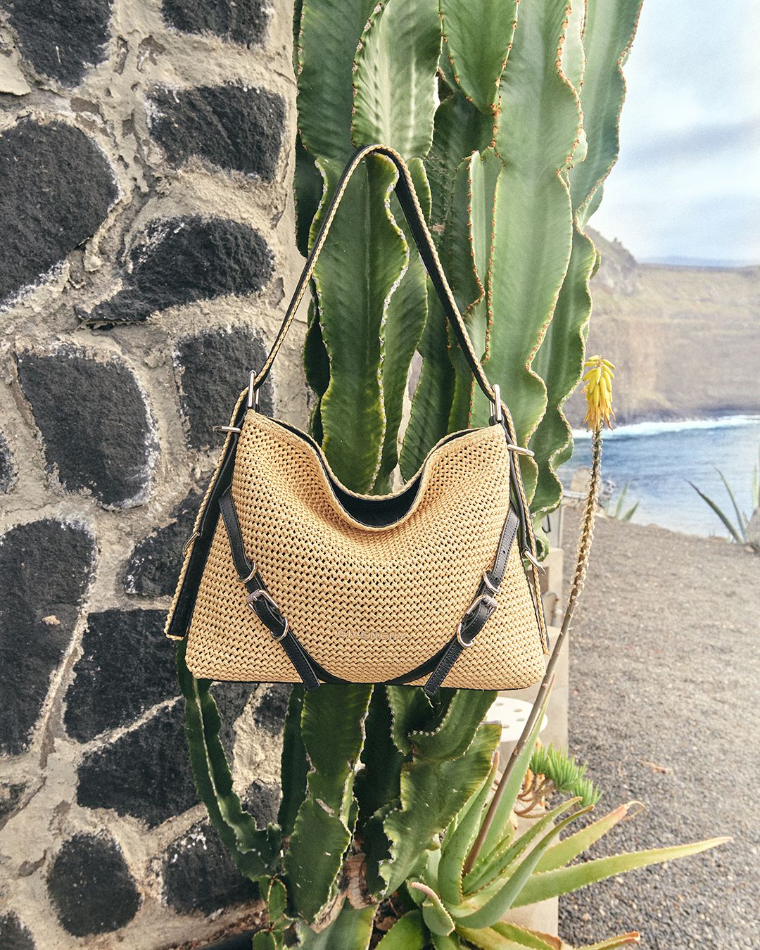 GIVENCHY Official Site : Luxury Bags, Ready-To-Wear, Shoes