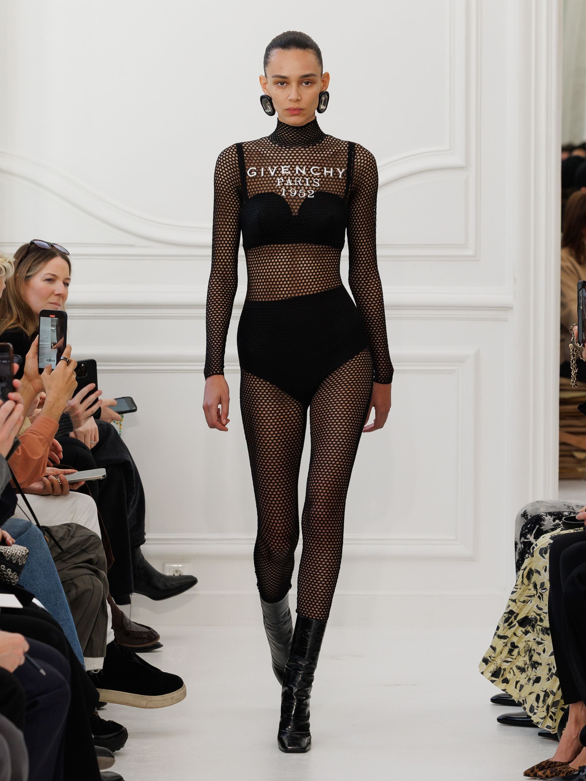 Fall Winter 2025 Womenswear Show | Givenchy