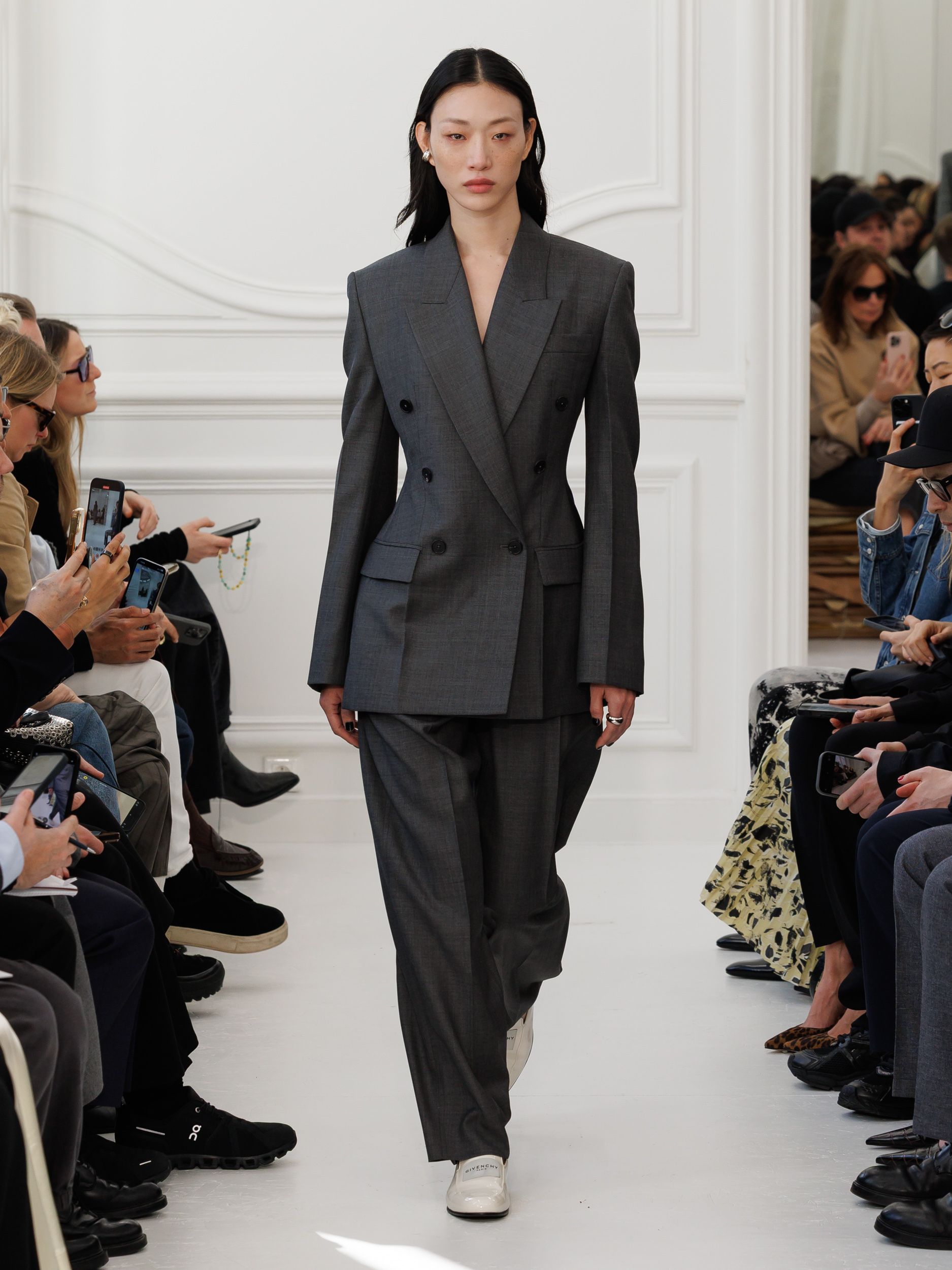 Fall Winter 2025 Womenswear Show | Givenchy