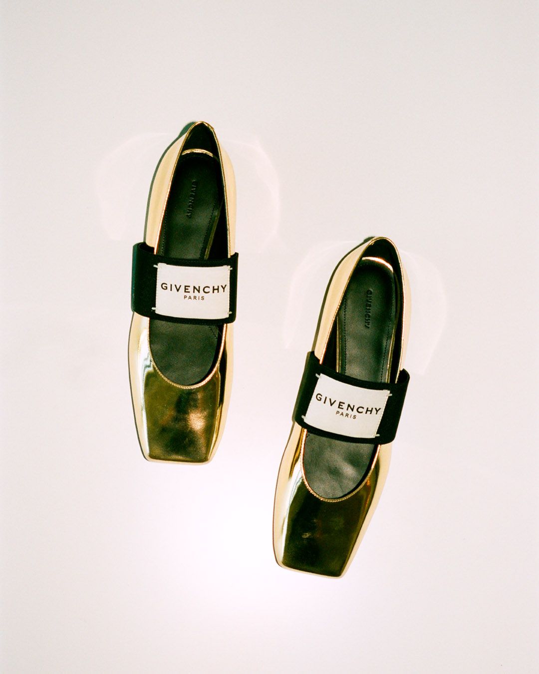 GIVENCHY Official Site : Luxury Bags, Ready-To-Wear, Shoes