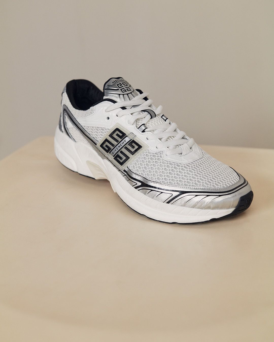 Givenchy official site - Men's collection | Givenchy