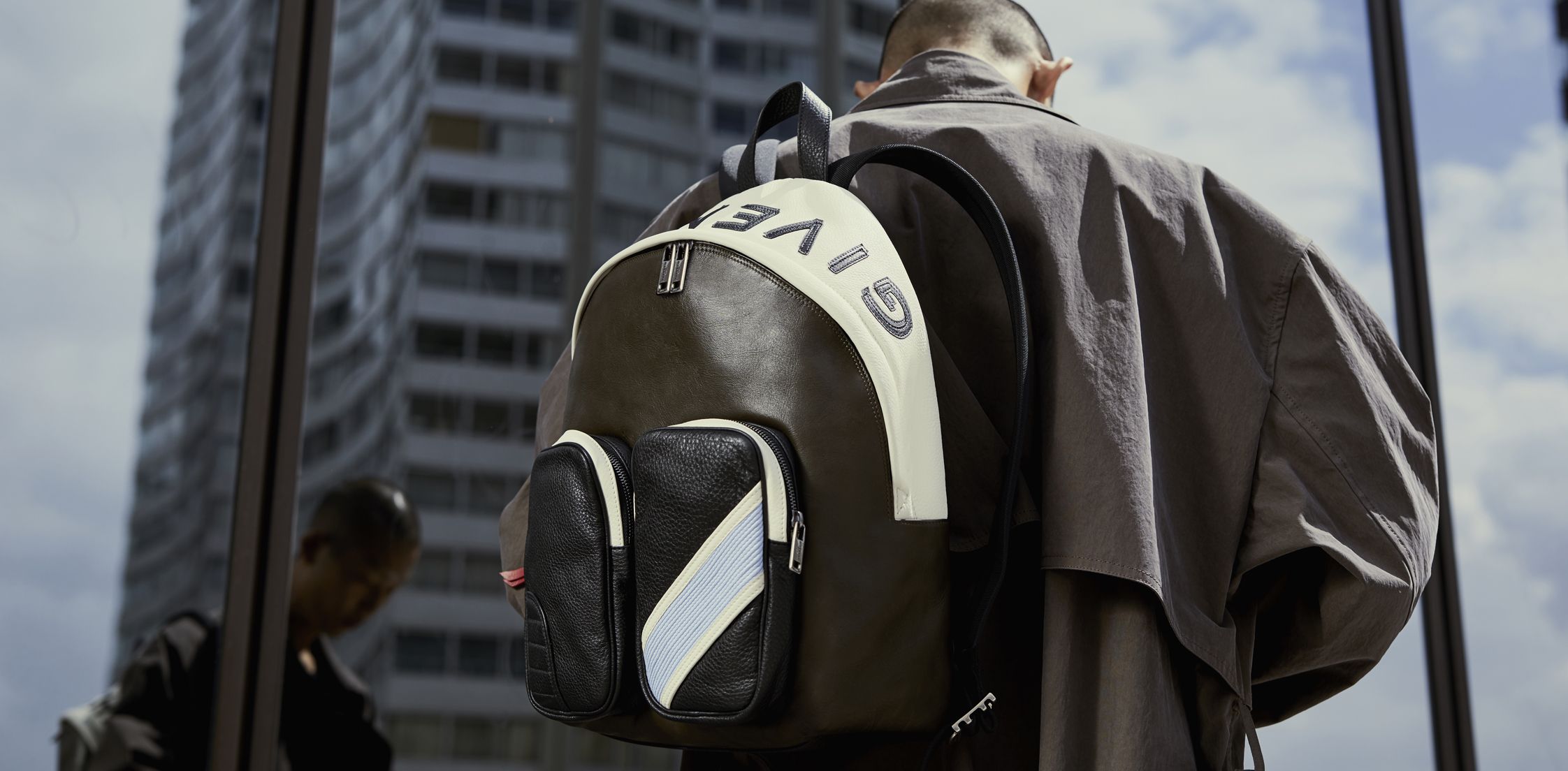 Givenchy official site - Men's collection | GIVENCHY Paris